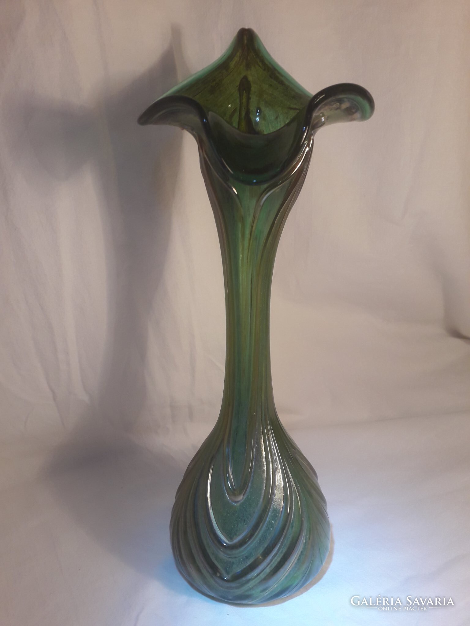 Vaclav stepanek marked glass vase in loetz style - jack in the pulpit ...