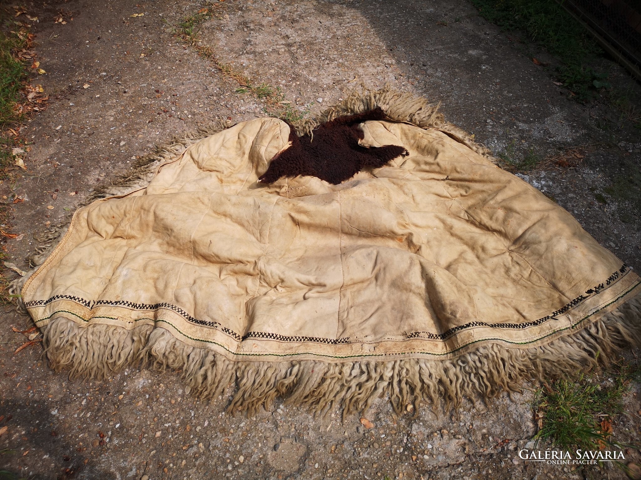 suba, bunda, shepherd attire XIX century - Wardrobe | Galeria Savaria ...