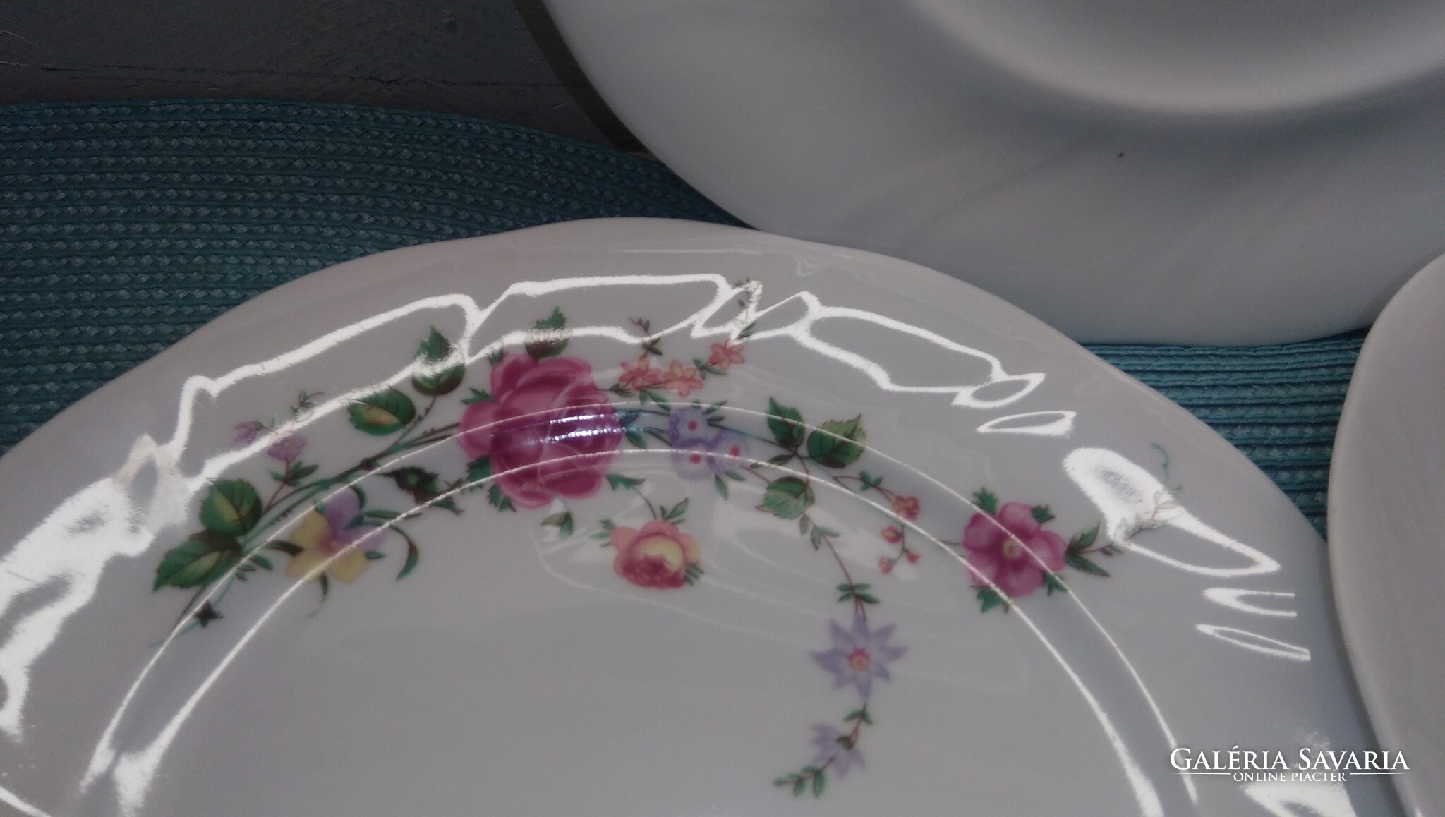 1 db lapos, 1 db mély tányér, 1 db nagy méretű (29 cm ) porcelán tálaló ...