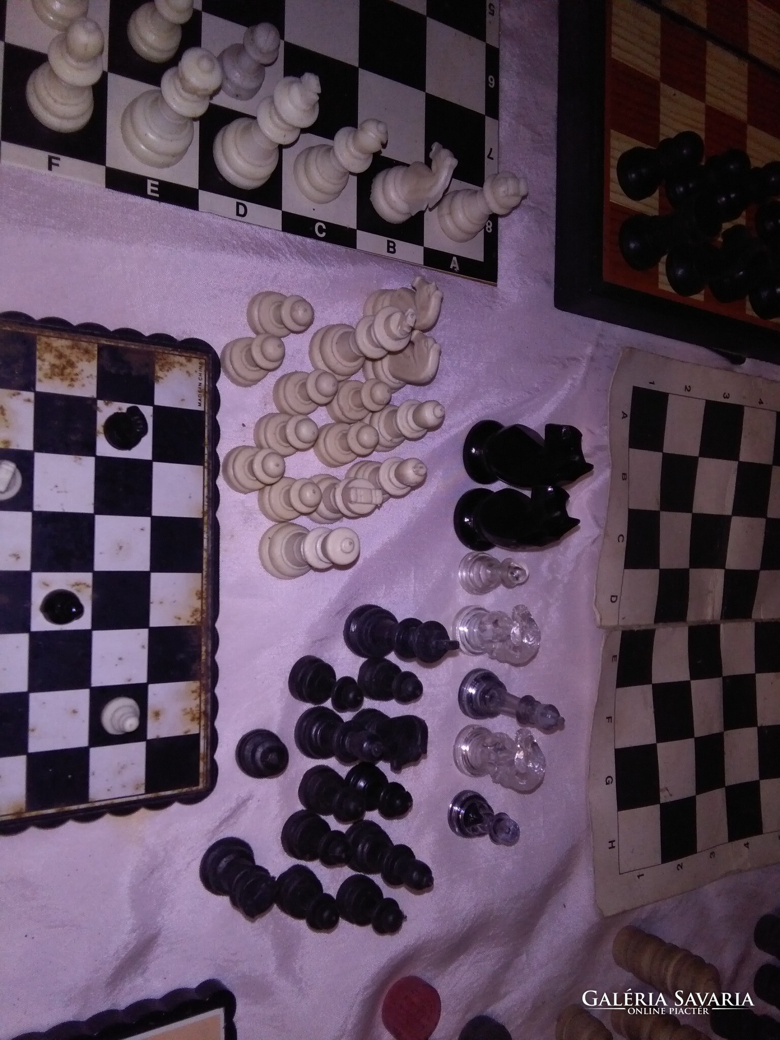 Retro sakk táblák, bábúk, malom, úti sakk, dominó, társasjáték - együtt ...