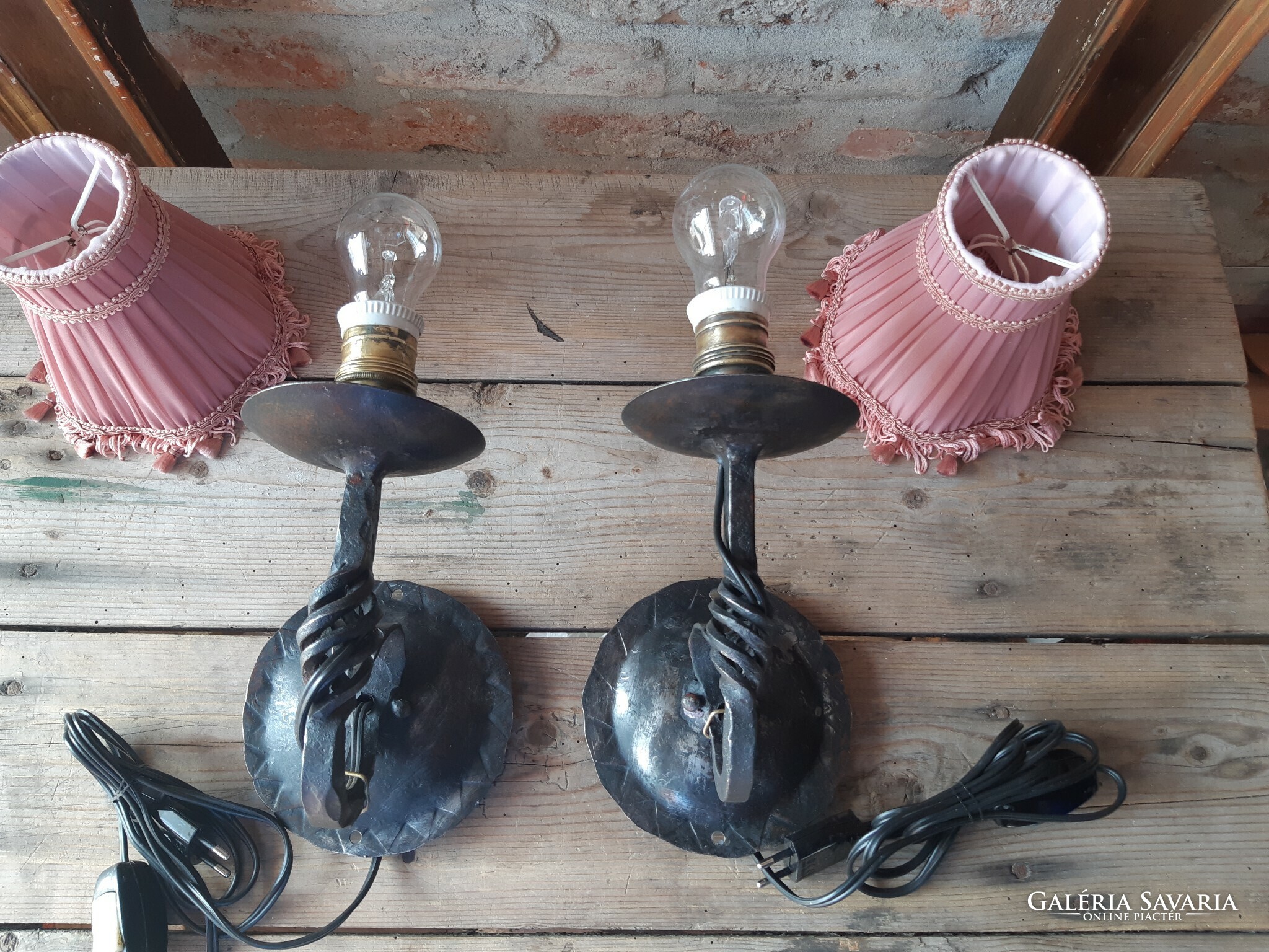Kovácsoltvas falikar pár x - Lámpa, csillár | Galéria Savaria online ...