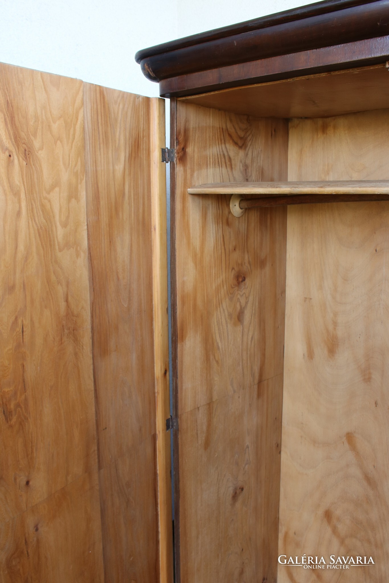 2 db Régi diófa szekrény párban 1964-ben vásárolt - Bútor | Galéria ...