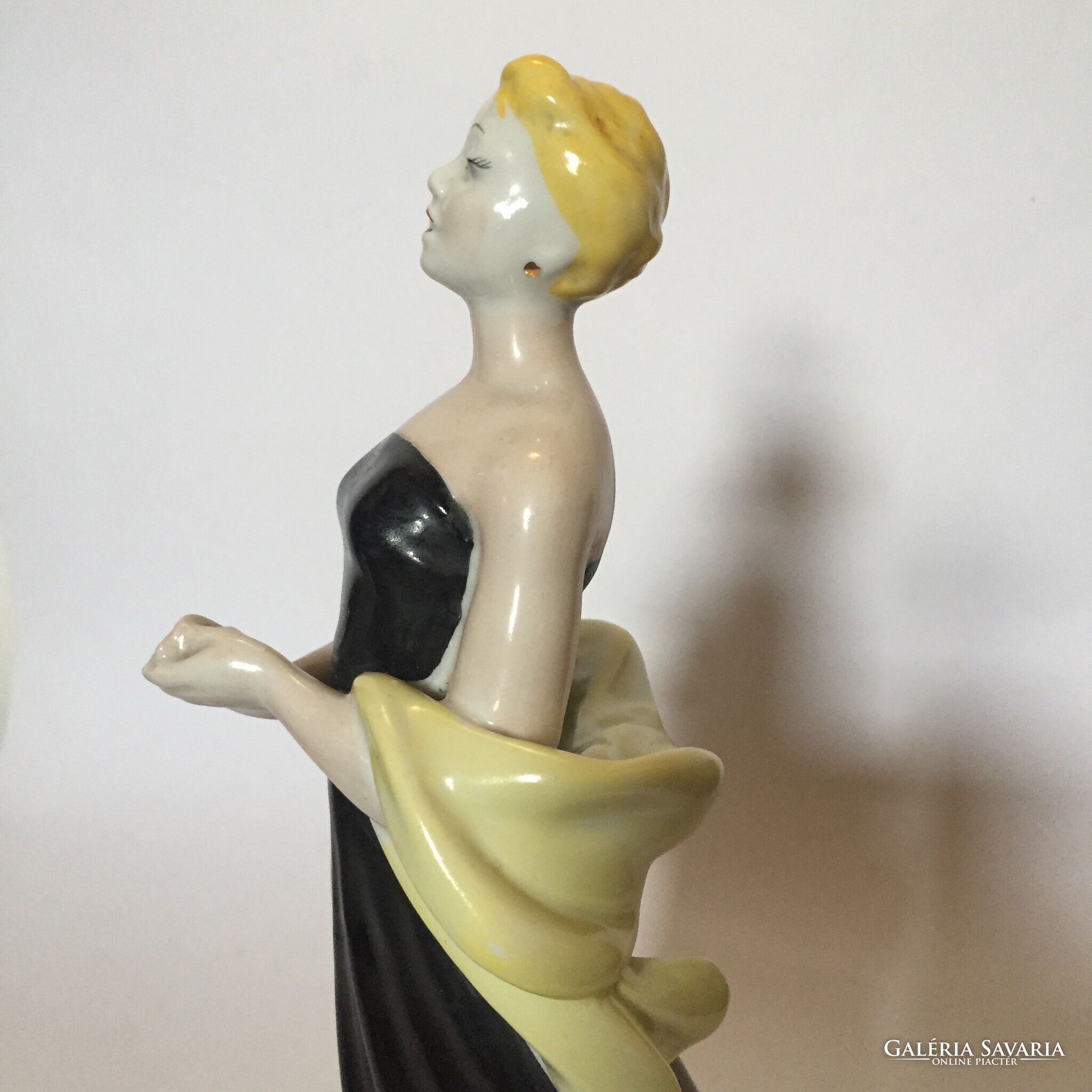 Régi, orosz (ukrán) figurális női porcelán-Valentina Levko ...