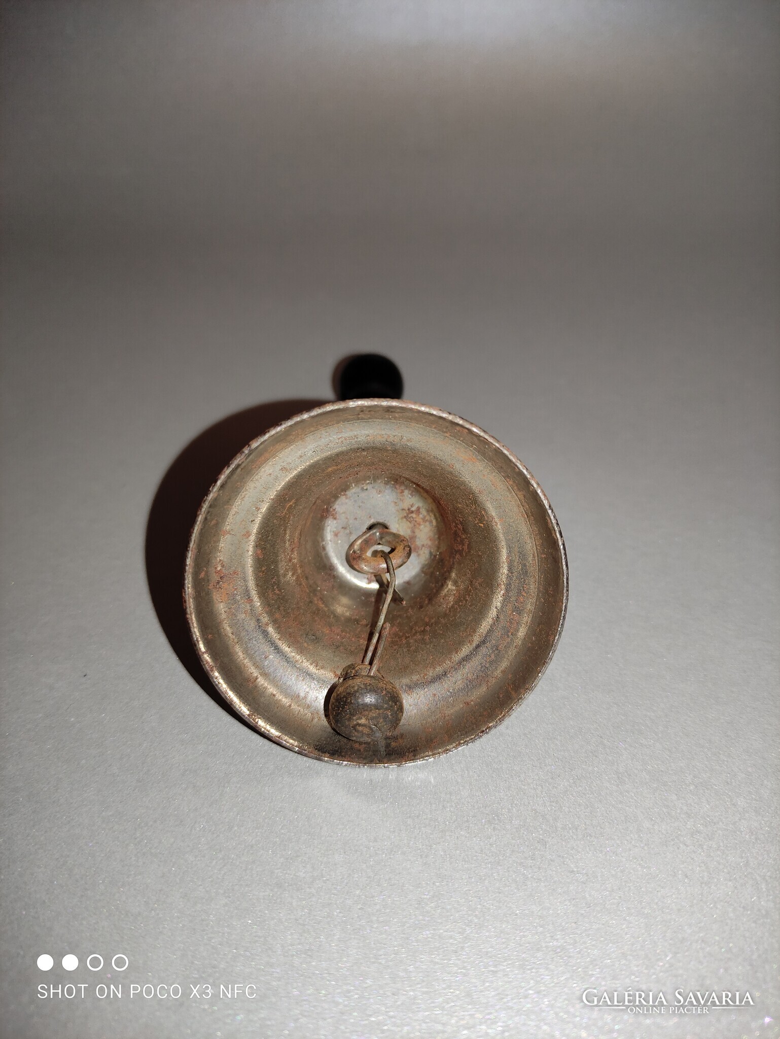 Régi fém csengő fa nyéllel kitűnő régi hangzású - Fémmunka | Galéria ...