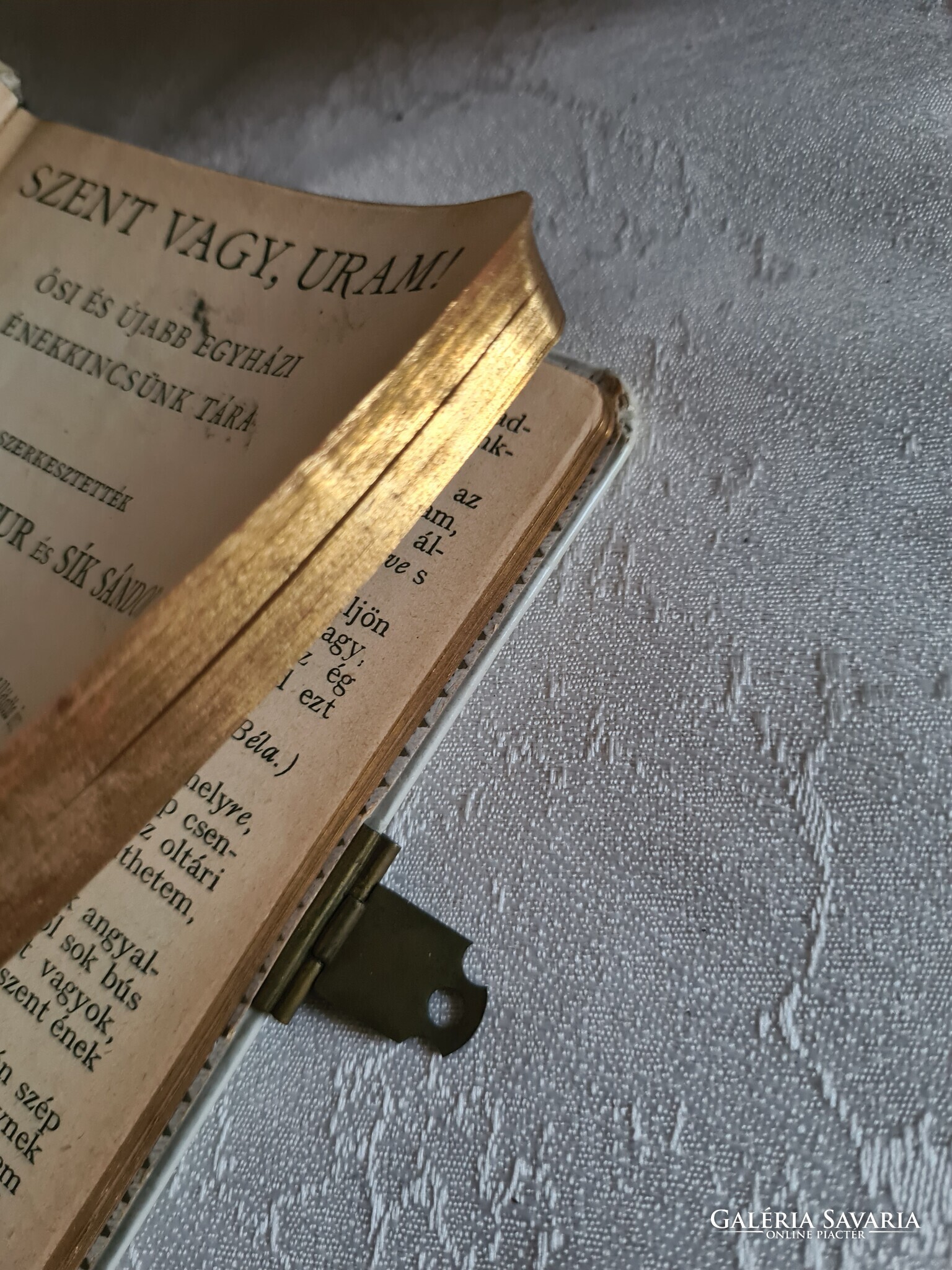 Antik csatos Imakönyv, imafüzérrel Szent vagy Uram! Harmat-Sík: Magyar ...