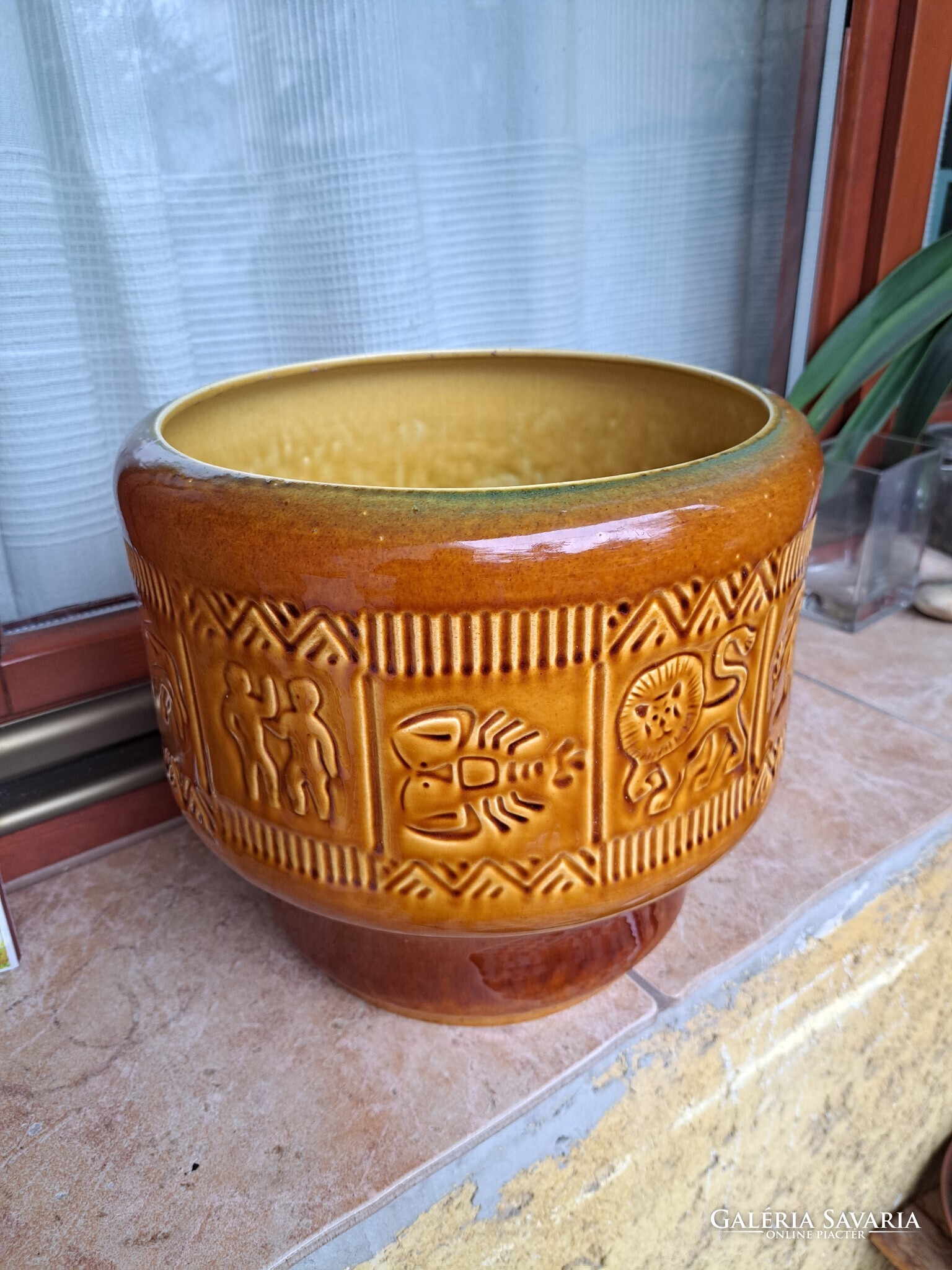 Gránit zodiákus kaspó, hibátlan, jelzett - Kerámia | Galéria Savaria ...