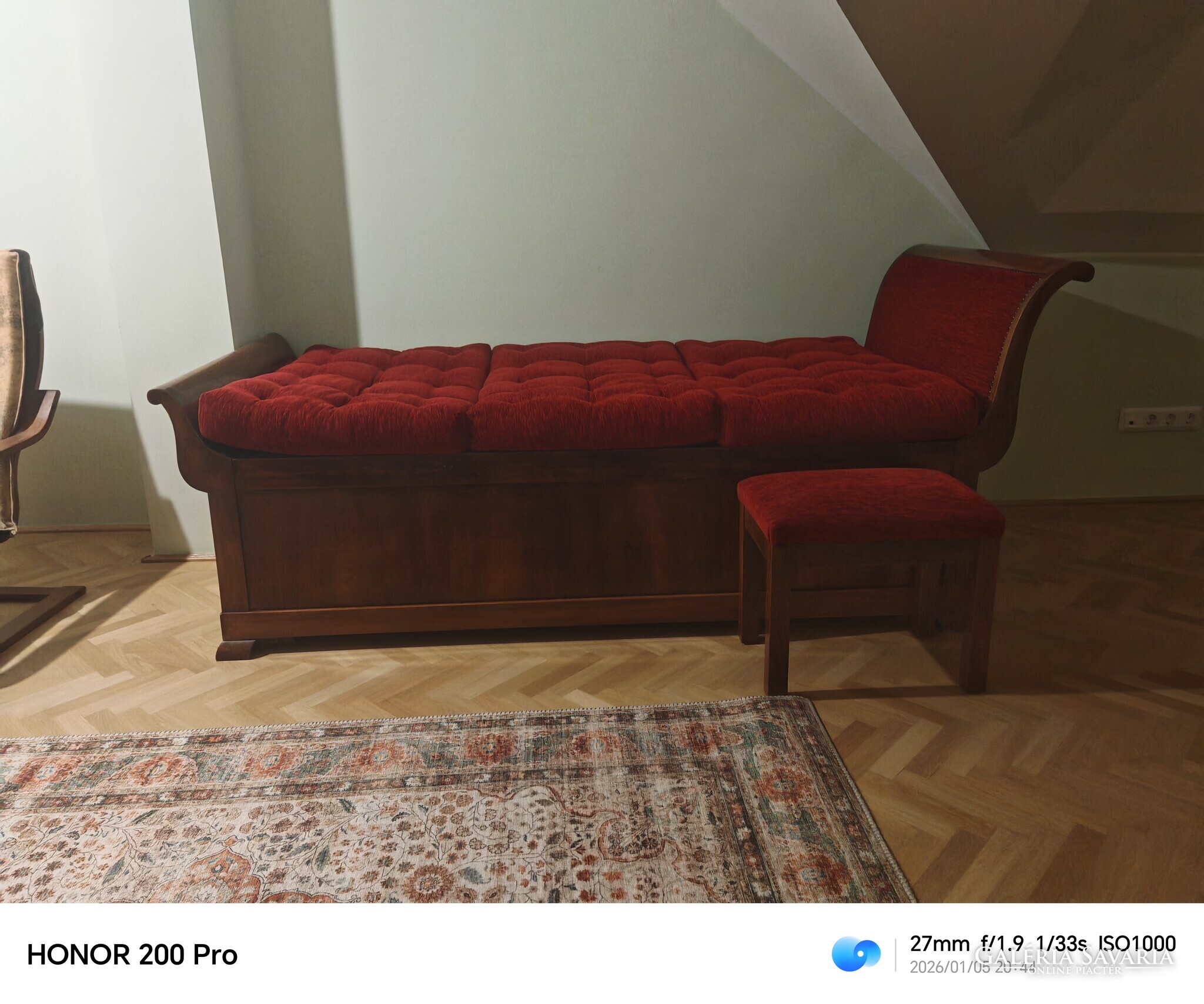 Elegáns, klasszikus vonalvezetésű, fa ágy - Bútor | Galéria Savaria ...