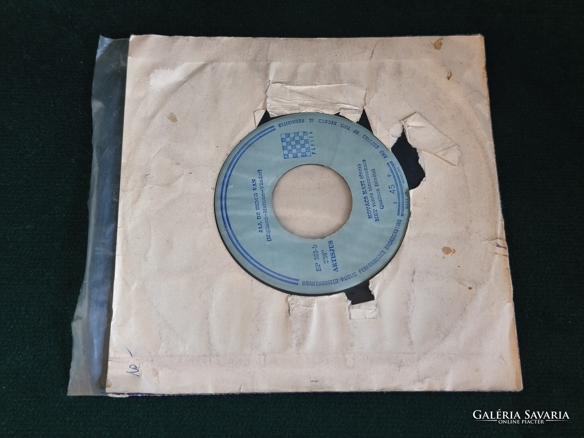 Kovács Kati / Harangozó Teréz - Jaj, de hideg van / A zápor (1969) SP ...