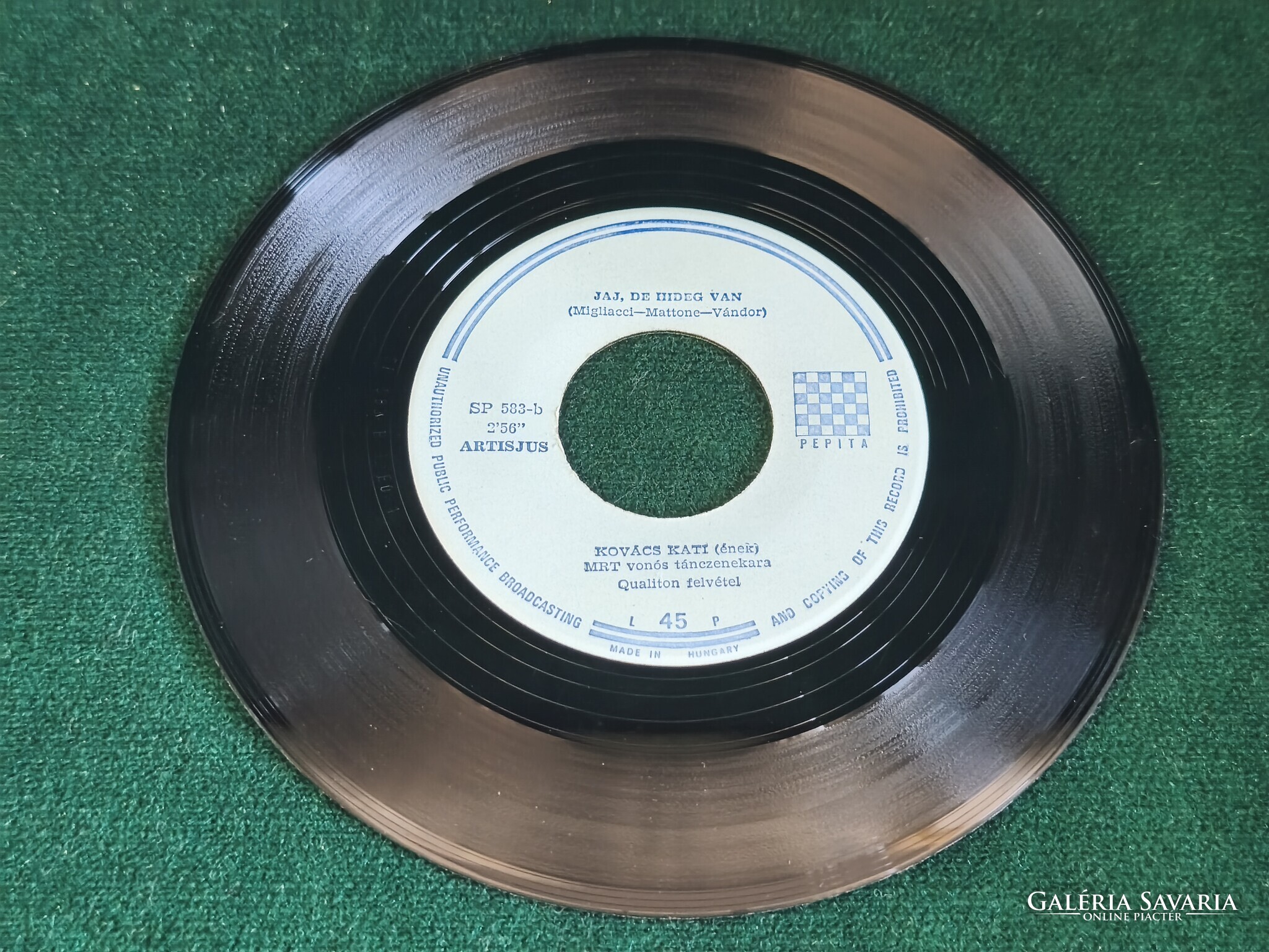 Kovács Kati / Harangozó Teréz - Jaj, de hideg van / A zápor (1969) SP ...