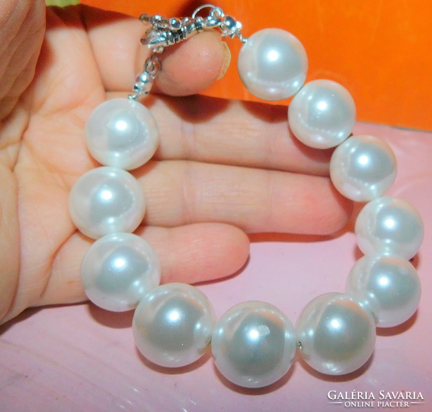 Modern stílusú, három tónusú (ezüst-réz-arany) medálos fülbevaló ...